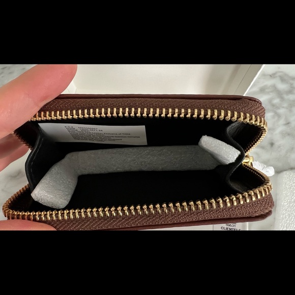 Aritzia | Bags | Aritzia Wallet Clientele Zip Around Coin Pouch ...